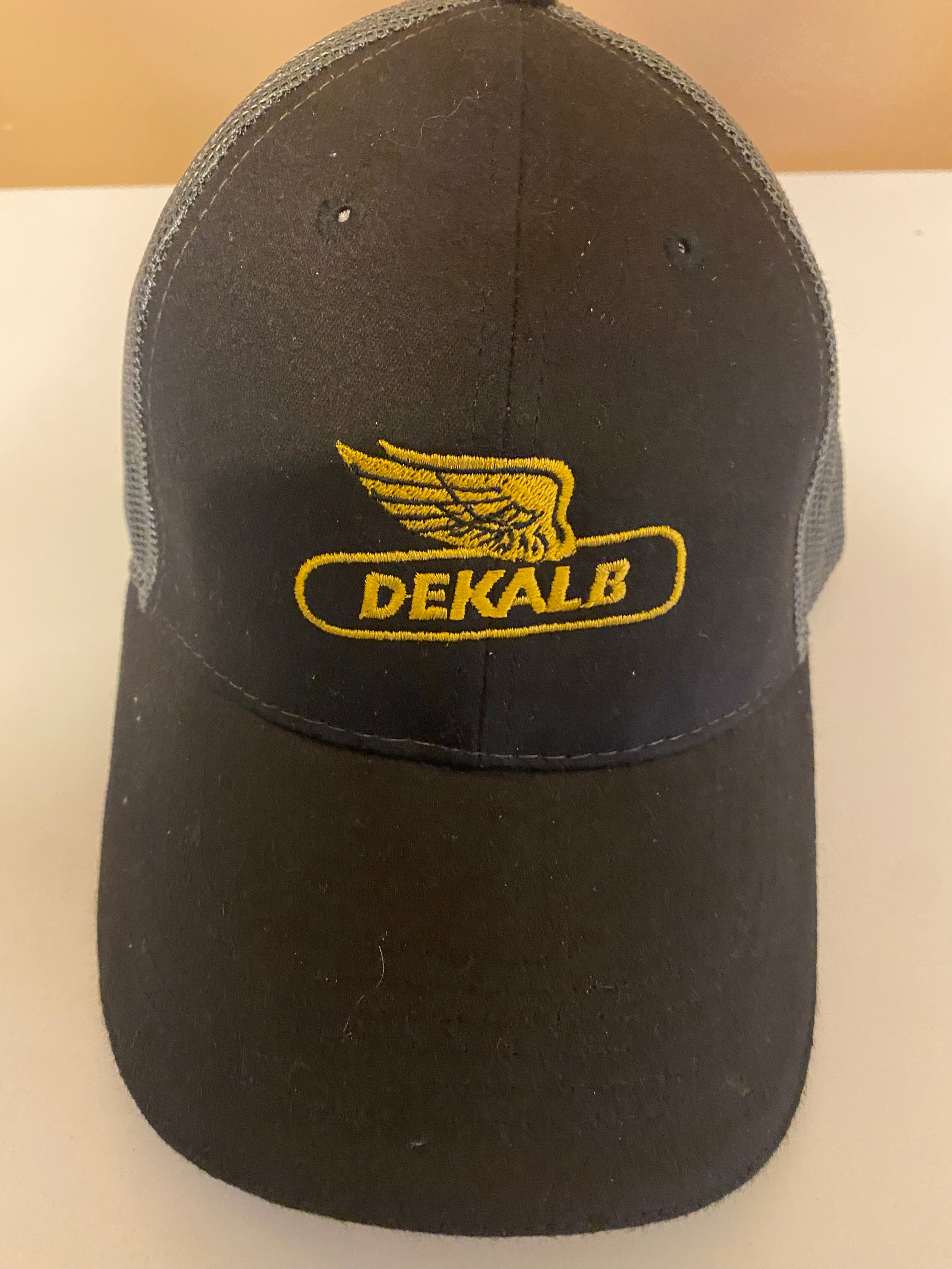 Dekalb Hat – ModelFarmToys.com